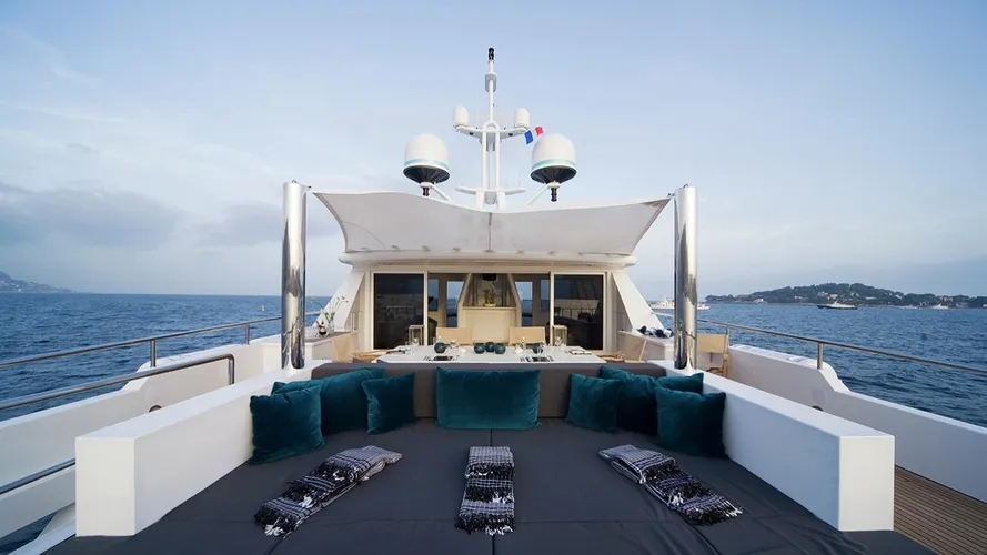 CYAN yacht for charter (Codecasa, 48.71m, 1997)